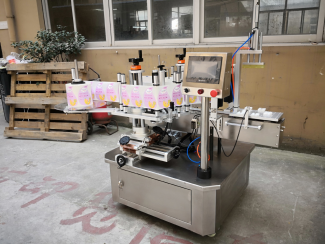Automatic Double-Sided Laundry Detergent Labeling Machine Semi-Automatic Square Bottle Labeling Machinery