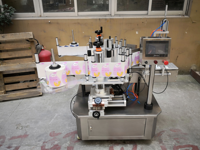Automatic Double-Sided Laundry Detergent Labeling Machine Semi-Automatic Square Bottle Labeling Machinery