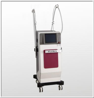 Cina Attrezzatura frazionaria di Microneedle di cura del fronte dell'OEM per rimozione dell'acne senza effetto collaterale in vendita