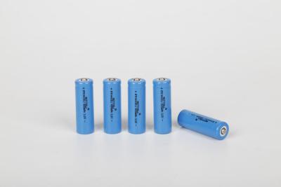 Cina 26650 3.2V LiFePO4 Batterie ad alta velocità di scarica Celle 3300mAh Per luce solare in vendita