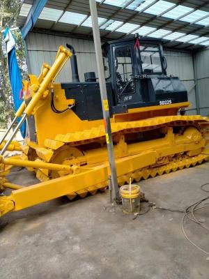 Chine 16400 KG Poids de la machine Shantui SD16c 160HP Bulldozer au charbon avec 320HP SD32 Puissance du moteur à vendre