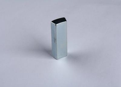 China Ímãs azuis brilhantes do boro do neodímio do motor do ímã do bloco do neodímio da terra rara à venda