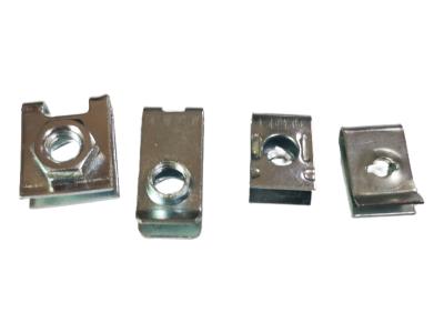 Cina Nocciolo di pinza a forma di U in acciaio inossidabile Fasciatore resistente alla corrosione per tubi, cavi e supporti strutturali, disponibile in più dimensioni in vendita