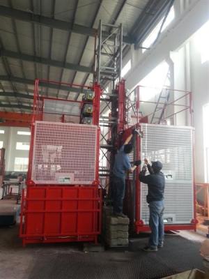 Cina Elevatore industriale singole e doppie gabbie di 2000kgs della gru della costruzione del passeggero in vendita