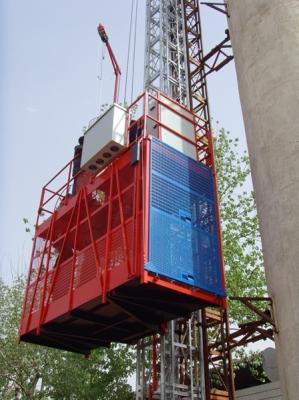中国 1200kg赤い塗られた建築材料のおりの起重機3.6 x 1.5 x 2.5m SC200/200 販売のため