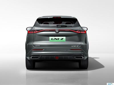 중국 차간 UNI-Z 2024 블루 와일 iDD 125KM PHEV SUV 판매용