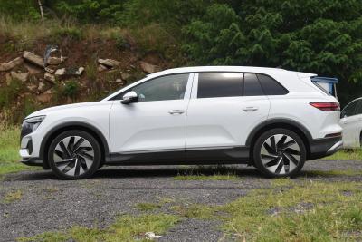 중국 SUV 시티 라이드온 자동차 Q5 E-Tron-50 E-Tron 쿼트로 빛나는 브로케이트 슈트 전기 차량 판매용