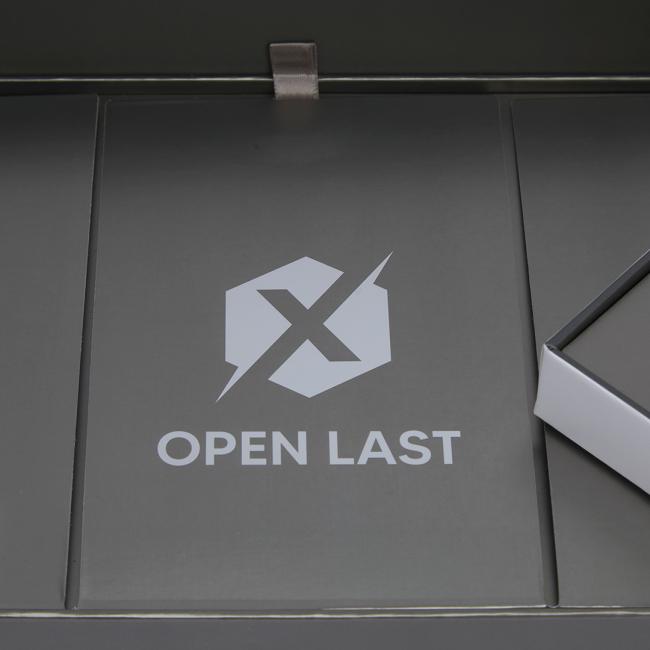 Premium gift box with sliding drawer mechanism