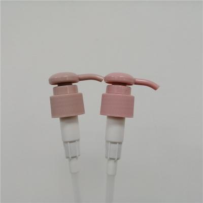 中国 ピンク色BPA自由な携帯用24mmのローション ポンプは閉鎖を肋骨で補強した 販売のため