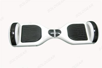 Cina a pile elettrico del portatile 2 di hoverboard bianco della ruota per i bambini con il LED e il bluetooth in vendita
