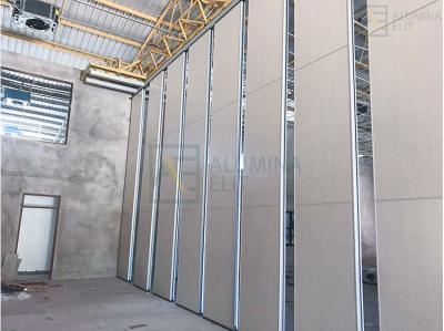 China Painéis de parede insonorizados portáteis com isolamento acústico de 45 dB e estrutura de liga de alumínio 6061-T6 para espaços personalizáveis à venda