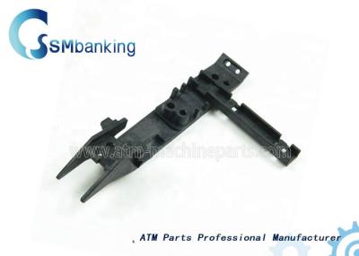 China Una LH más baja 445-0684015 de la salida de la guía de NCR de 4450684015 del cajero automático recambios en existencia en venta