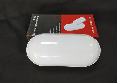 中国 Bathroom Or Office LED Bulkhead Lamp 18 W 1800 Lms 1 Year Guarantee 販売のため