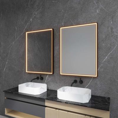 China Lâmpada de espelho de banheiro LED de tamanho personalizado com controle de sensor de toque de brilho diminuível e função anti-nevoeiro para hotéis e projetos de renovação residencial à venda