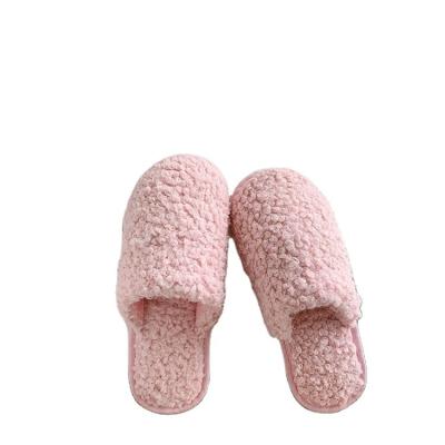 Cina Le pantofole lanuginose dell'interno delle donne su ordinazione con il PVC Outsole in vendita