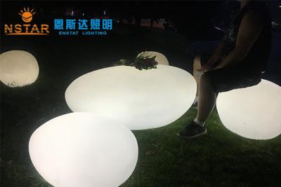 Cina Luci del giardino della pietra della materia plastica del PE, luci solari di pietra con il cambiamento di colore di RGB 16 in vendita