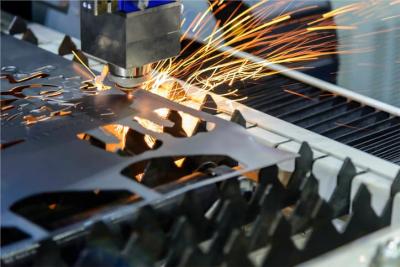 Cina Sheet Fabrication Ss Cnc Cutting Design Bending Stamped Cnc Sheet Metal Cutting in vendita