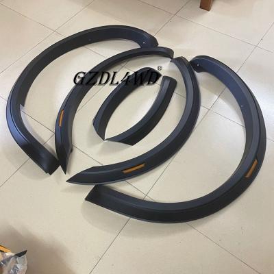 Cina L'arco della ruota del chiarore 4x4 del cuscino ammortizzatore di stile della tasca si svasa per Ford Ranger T7 2015-2019 con le luci in vendita