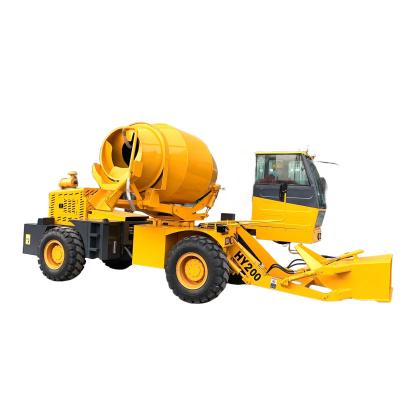 Chine Mélangeur de béton HY-260 auto-chargement 2,5 cube avec moteur Yunnei 76kw à vendre