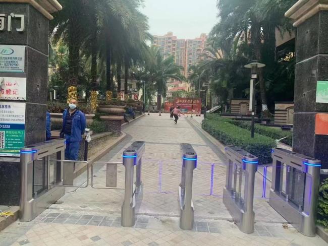 Manufacturing and customization capabilities for optical swing barrier gates