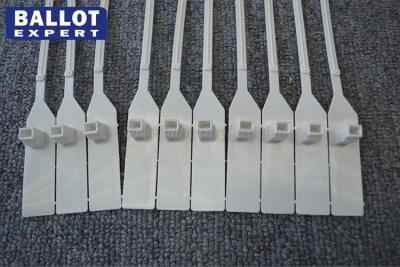 Cina Le guarnizioni di sicurezza numerate plastica per l'urna, tirano il bianco stretto della guarnizione in vendita