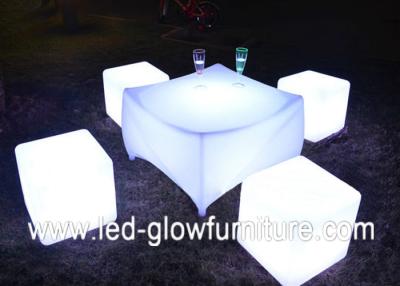 中国 PE のリモート・コントロール無線 IR のプラスチック再充電可能な導かれた立方体の椅子そしてテーブル 販売のため