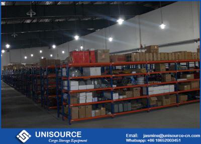 Cina Sistemi industriali della scaffalatura di stoccaggio in serie standard delle merci antiruggine con il Decking del metallo in vendita