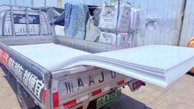 Cina Fogli di rivestimento di cartoni di plastica di polipropilene PP leggero per l'industria Isolamento acustico in vendita