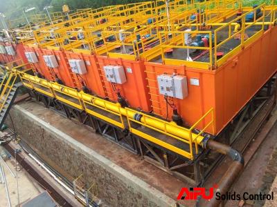 Cina Sistema di controllo fluido dei solidi del carro armato di miscelazione di Drillin per la pianta liquida 400bbl del fango in vendita