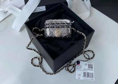 Cina Cuffia di Shoulder Bag For del progettista delle donne del metallo dell'argento 16cm in vendita