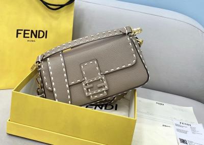 Cina Le baguette di cuoio del punto della mano insaccano la lunghezza della pelle bovina 28cm di Genunie in vendita