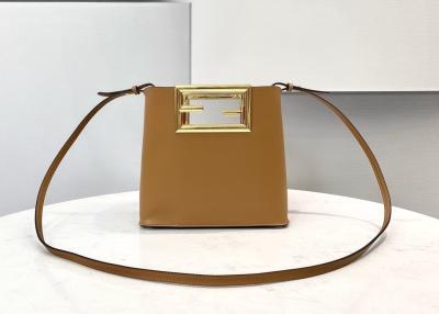 Cina Genunie fustiga la borsa di cuoio sveglia del sacco per cadaveri di lunghezza trasversale di lusso del secchio 19cm in vendita