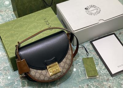 Cina Lunghezza della tela 22cm del monogramma della borsa a tracolla inclinata struttura classica della pelle di daino di GG in vendita