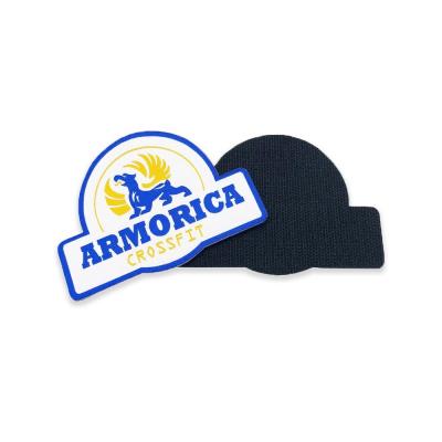 Cina Le toppe ricamate 100% agganciano ed avvolgono i distintivi su ordinazione per i rivestimenti in vendita