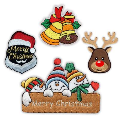 中国 Merry Christmas 3D PVC Patches Embroidered Merrowed Cut Border 販売のため