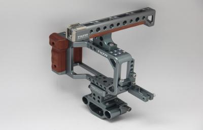 Cina Es - Presa 15mm della maniglia dell'impianto di perforazione della macchina fotografica di Tilta della gabbia di T13 BMPCC per la fotocamera tascabile di Blackmagic in vendita