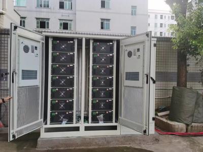 中国 eSSのリチウム51.2V 48v 200Ahが付いている屋外200kw 200kwh Lifepo4電池のキャビネット 販売のため