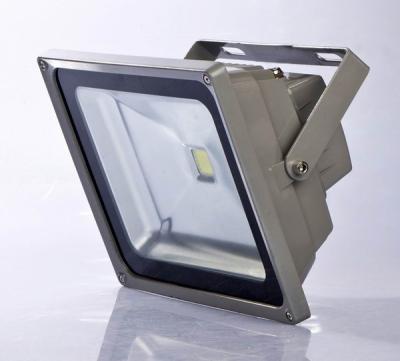 中国 太陽エネルギー 10W は LED の洪水ライト 12V 3000K 屋外の保証照明を防水します 販売のため
