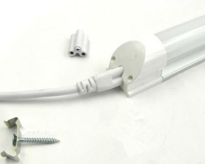 Cina Integrated ha condotto le luci 22W del tubo t8 con gli accessori dell'installazione in vendita