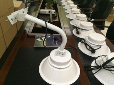 Cina Baia bassa LED di alta luminosità che accende il riflettore regolabile di bianco di Palo di angolo in vendita