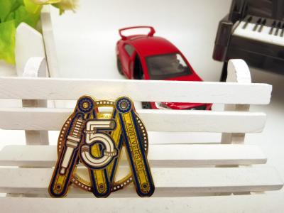 Китай Персонализированное письмо сформировало Pin фибулы металла для украшений/подарков продается