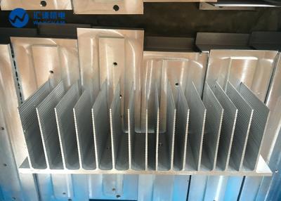 Cina La perforazione di macinazione ISO9001-2008 ha espulso dissipatore di calore di alluminio per le macchine di CNC in vendita