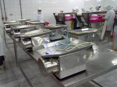 Chine Machine à ouvrir le dos de crevettes Machine électrique de découpe rapide de crevettes à vendre