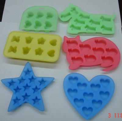 Cina Abrasione colorata di forma del cuore degli utensili della cucina del silicone dei bambini resistente in vendita