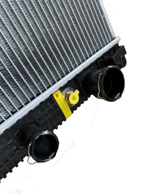 중국 2045002803 메르세데스-벤츠 C200 W204 W212용 알루미늄 라디에이터 물 탱크 2000-2010년 판매용