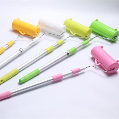 China Super pegajoso grandes rodillos de lino para alfombras de suelo, pelo de mascota Extra pegajoso con mango largo para sofá, automóviles, ropa en venta