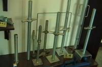 중국 Q235 steel  ,3.0-4.5kgs and black, blue or customized crew jack base of scaffolding parts 판매용