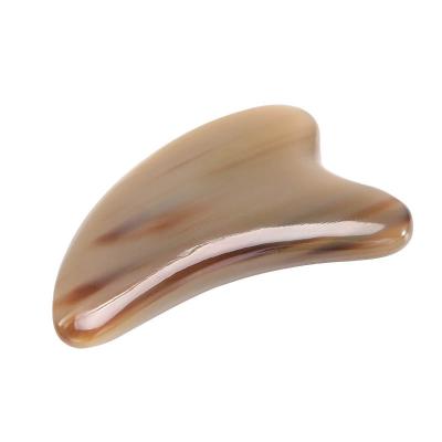 China Facial Beauty Gua Sha Tool Bull Horn Heart-shaped Scraping Board for Body Skin Care and Acupuncture Stick for sale