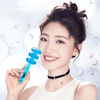 Chine Boules de glace de beauté en forme de citrouille Boules de refroidissement à rouleaux faciaux pour le visage Cou Cercle oculaire Massage pour les soins de la peau Réduire le gonflement à vendre