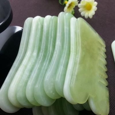 Chine Peigne à cheveux portatif Abarke pierre de jade naturelle Gua Sha Massage du visage Peigne à cheveux avec six dents Massageur de tête à vendre